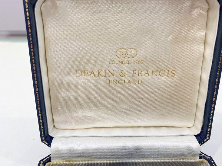 18KW-Yellow Gold Deakin & Francis Set of Violin/Chelo Head Cufflinks ...