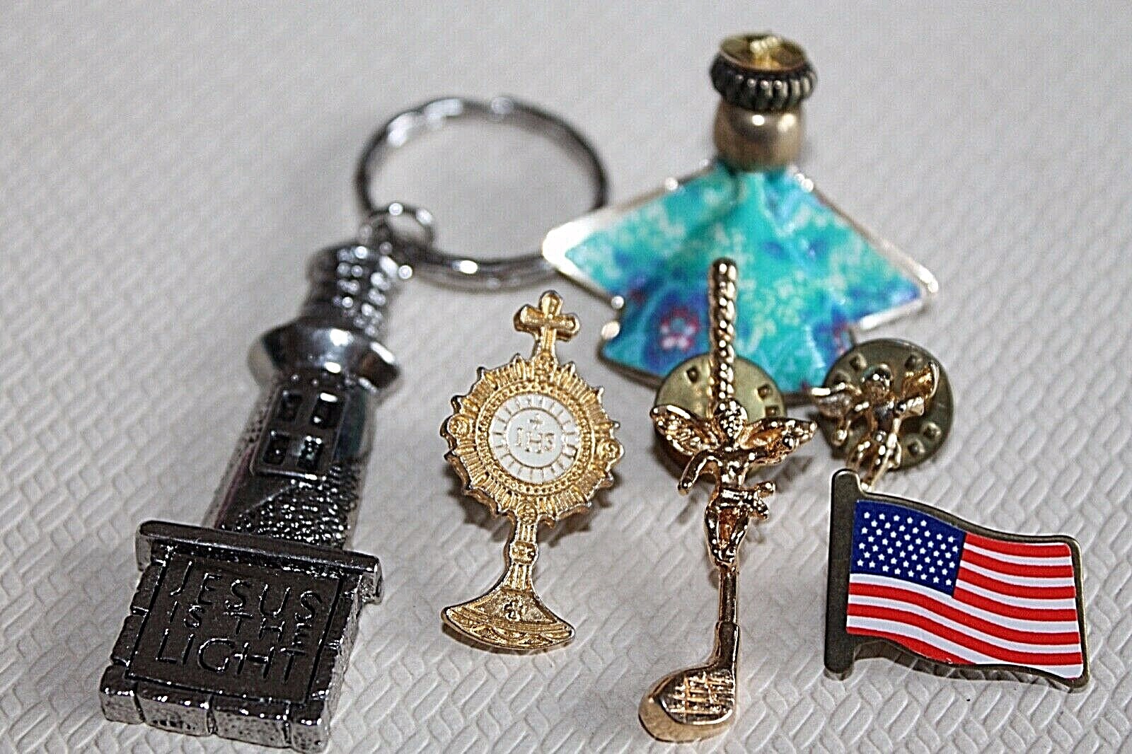 Vintage LOT 6 lapel pins key ring religious patriotic… - Gem