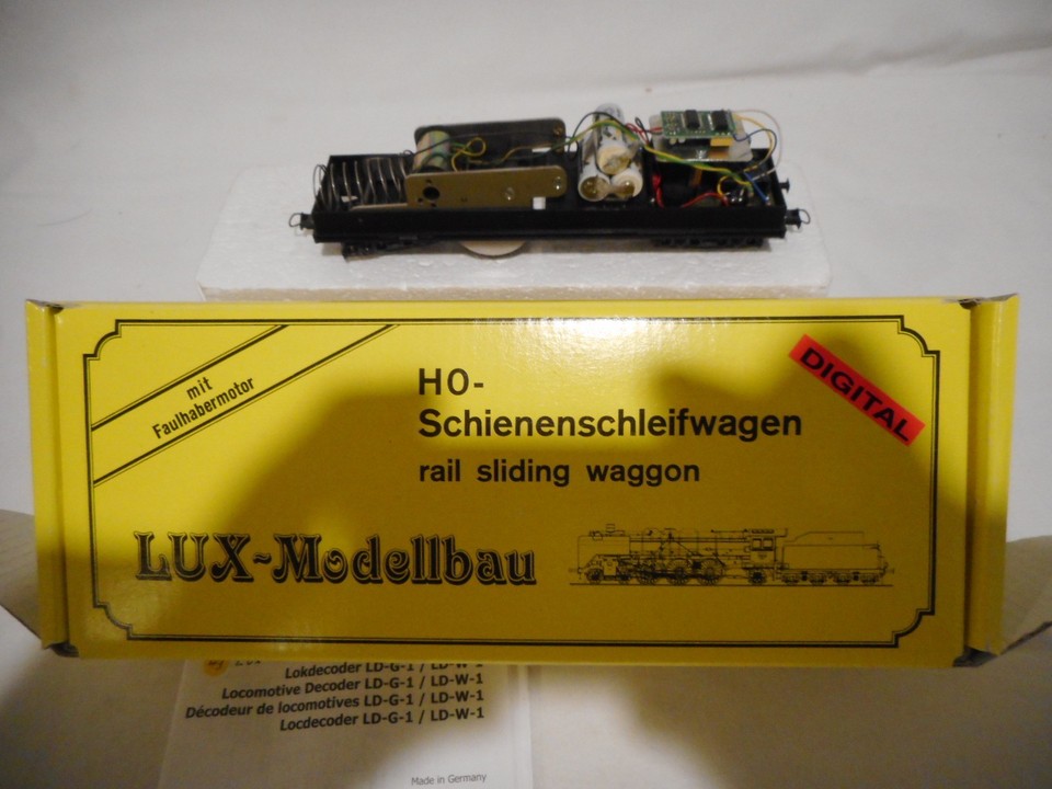 Lux-Modellbau 9020 HO Scale AC Digital Track Cleaning Car w/ Faulhaber ...