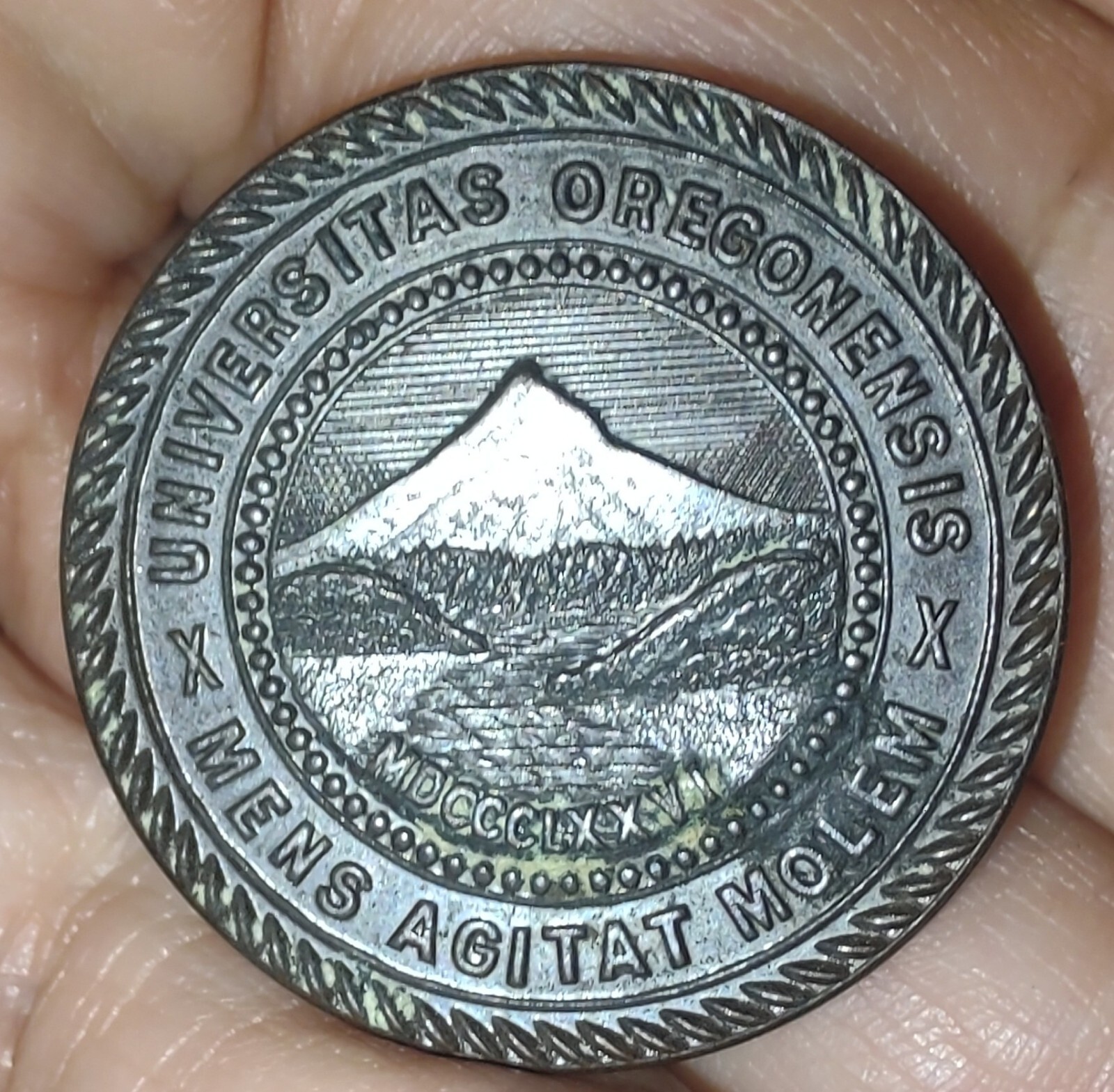 University Of Oregon Ducks Universitas Oregonensis Men's Agitat Molem ...