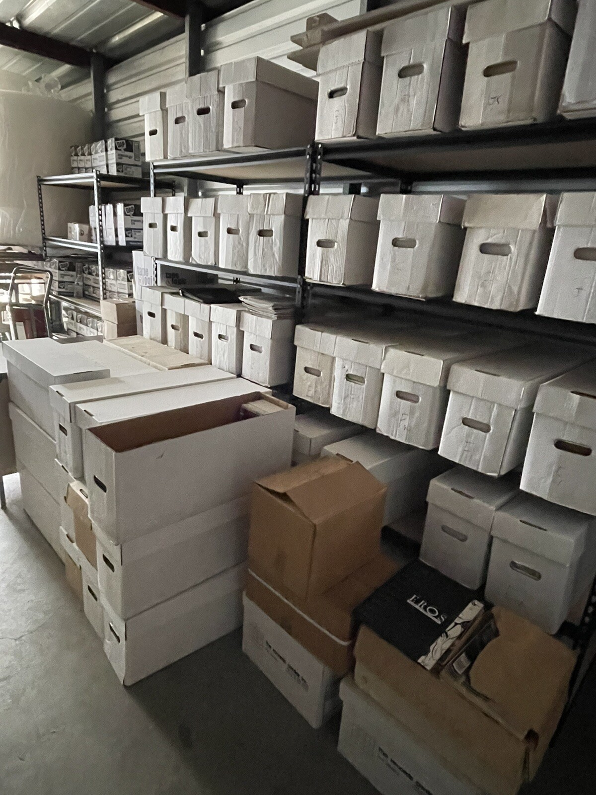 Huge Lot Of Comics - Storage Unit Find - Free Shipping! Comic Book Lots ...