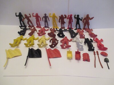 Vtg MPC 25 Ring Hand Toy Plastic Pirates Figures & Accessories Flags ...