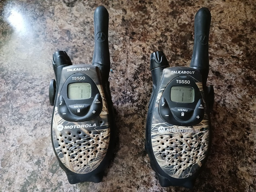 22 channel - Motorola Talkabout 2-way radios T5550 5-mile range 38 ...