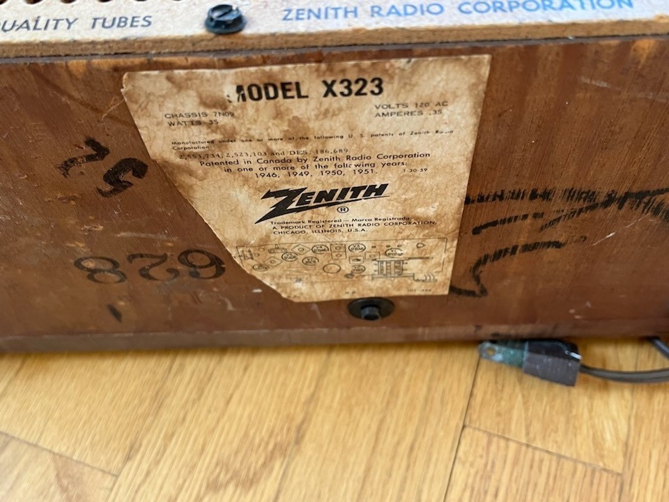 Vintage 1960s Zenith X323 Walnut AM/FM Tube Tabletop Radio - Plays ...
