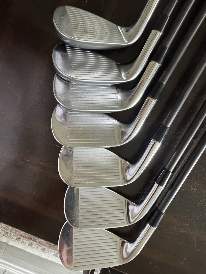 callaway paradigm iron set graphite 6-9 p, 52, and A wedge 7 clubs ...