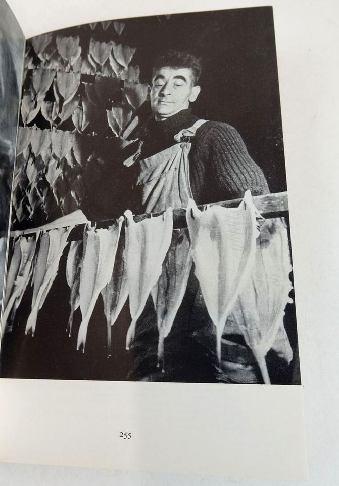 THE LEICA WAY: THE LEICA PHOTOGRAPHER'S COMPANION - Matheson, Andrew ...