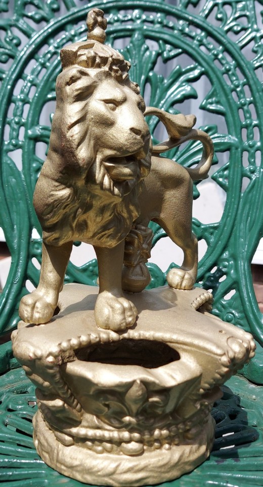 LARGE 11.5" VINTAGE CAST IRON LION & CROWN HERALDIC FLAG TOPPER FINIAL ...