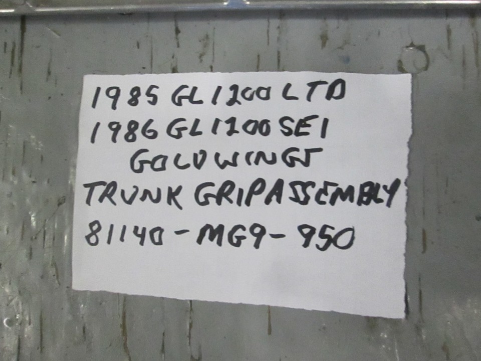 RARE GOLDWING GL1200 LTD / GL1200SEI OEM TRUNK GRIP ASSEMBLY , 81140 ...