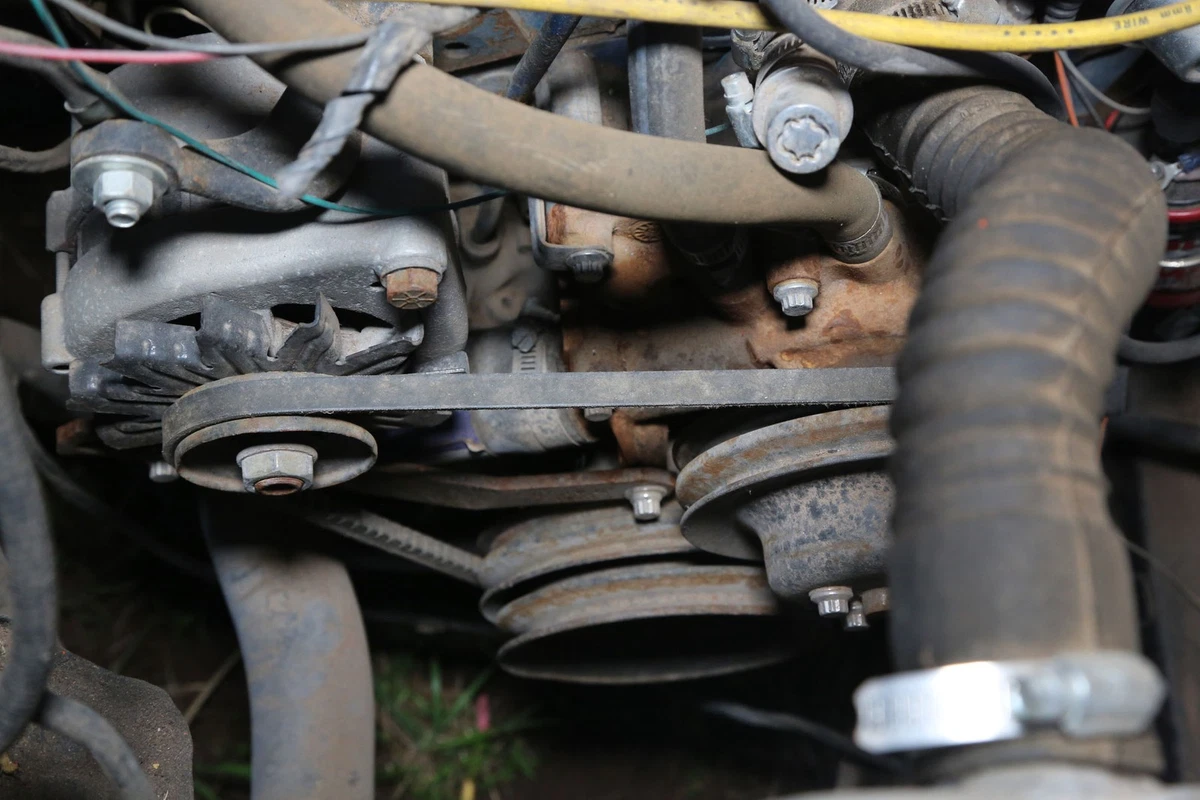 What Is a Serpentine Belt and How Do You Change It?