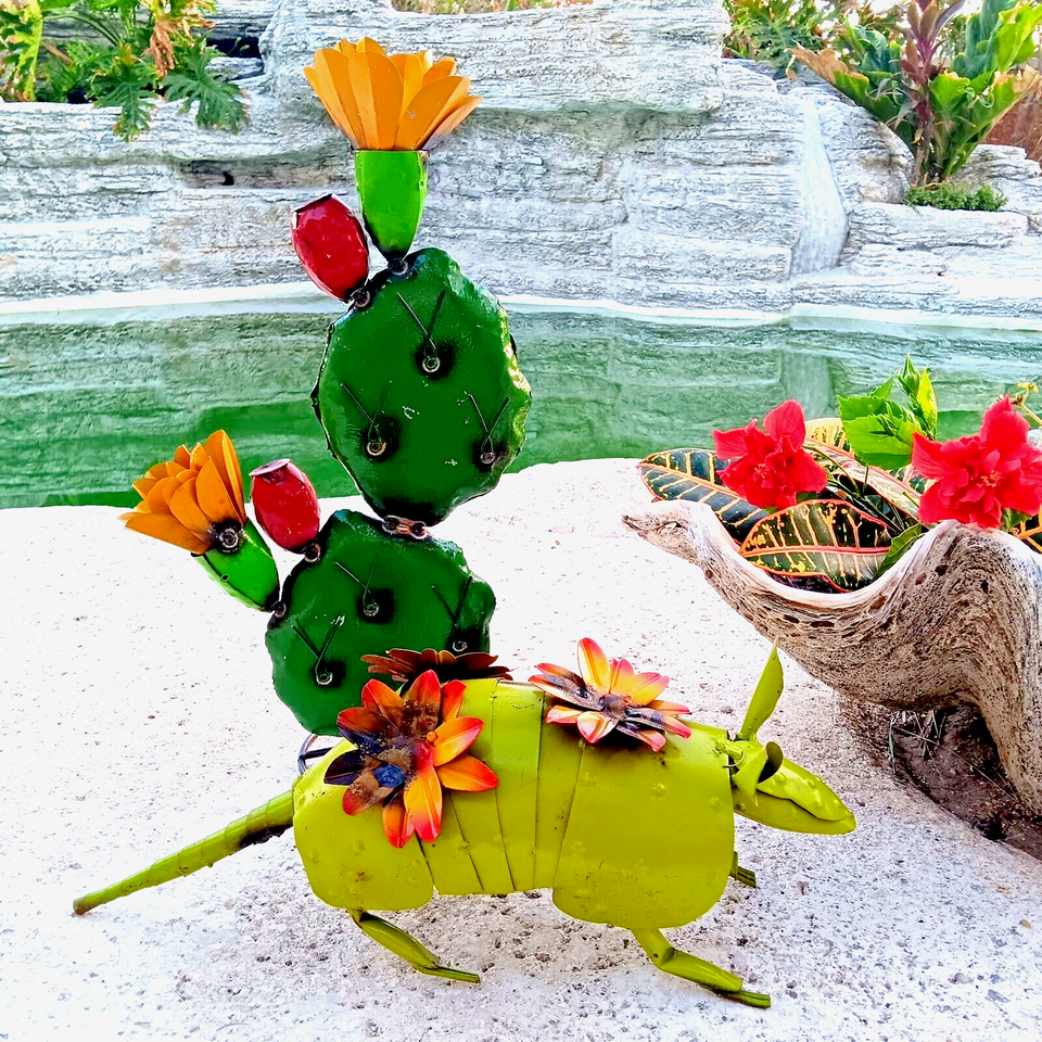 Yard Garden Art Recycled Metal Armadillo Cactus Rustic Sculpture Figure ...