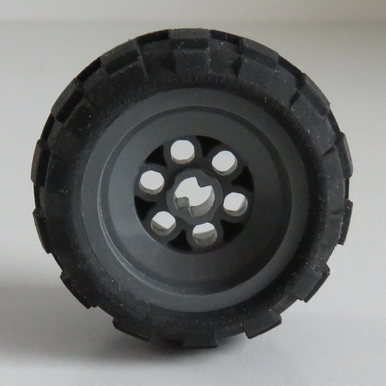 LEGO Technic- Reifen / Tire 43.2 x 28 klein mit Felge, dunkel blaugrau ...
