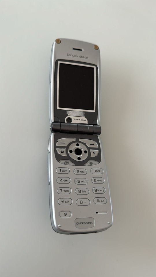 Sony Ericsson Z1010 Silver Flip Mobile Phone Retro Cult Untested Please ...