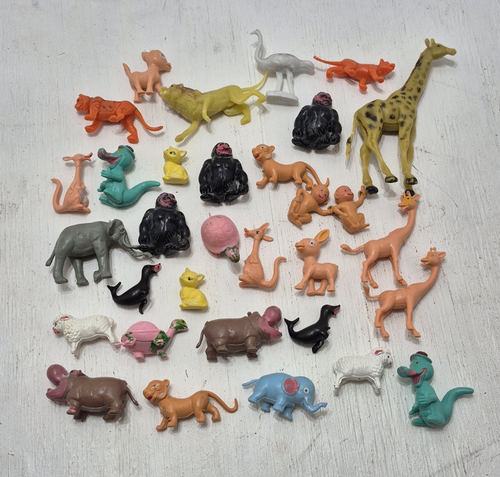 Lot of Vintage 1960s Plastic Animals Gumball Vending Toys Wally Gator ...