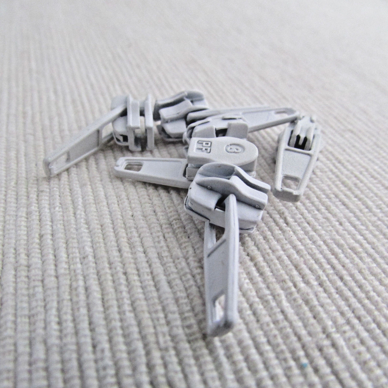 Zip sliders / pulls for #3 zippers - with autolock - choice of colours ...