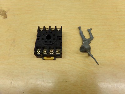 NEW Young Electronics DS-8 10A 300V Relay Socket Base *FREE SHIPPING ...