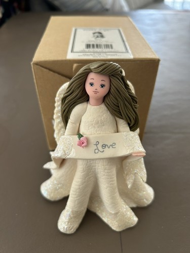KNEEDED ANGELS - RIBBON OF LOVE - 5 " ANGEL HOLDING A BANNER "LOVE ...