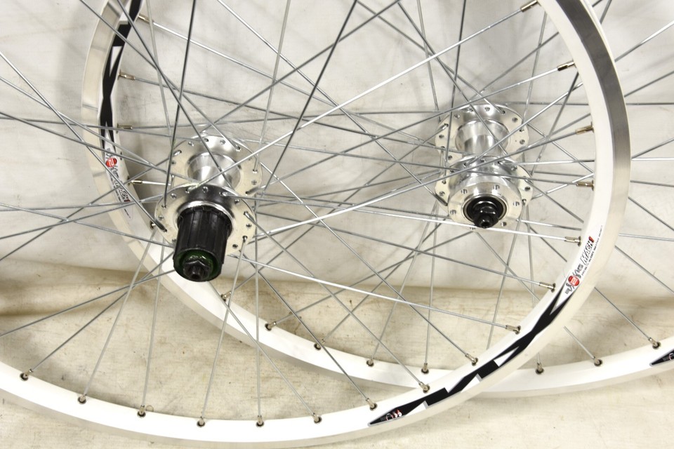 26" 559 - 17 WHEEL MX RIM 8/9/10 SPD CASSETTE DISC BRAKE BIKE WHITE ...