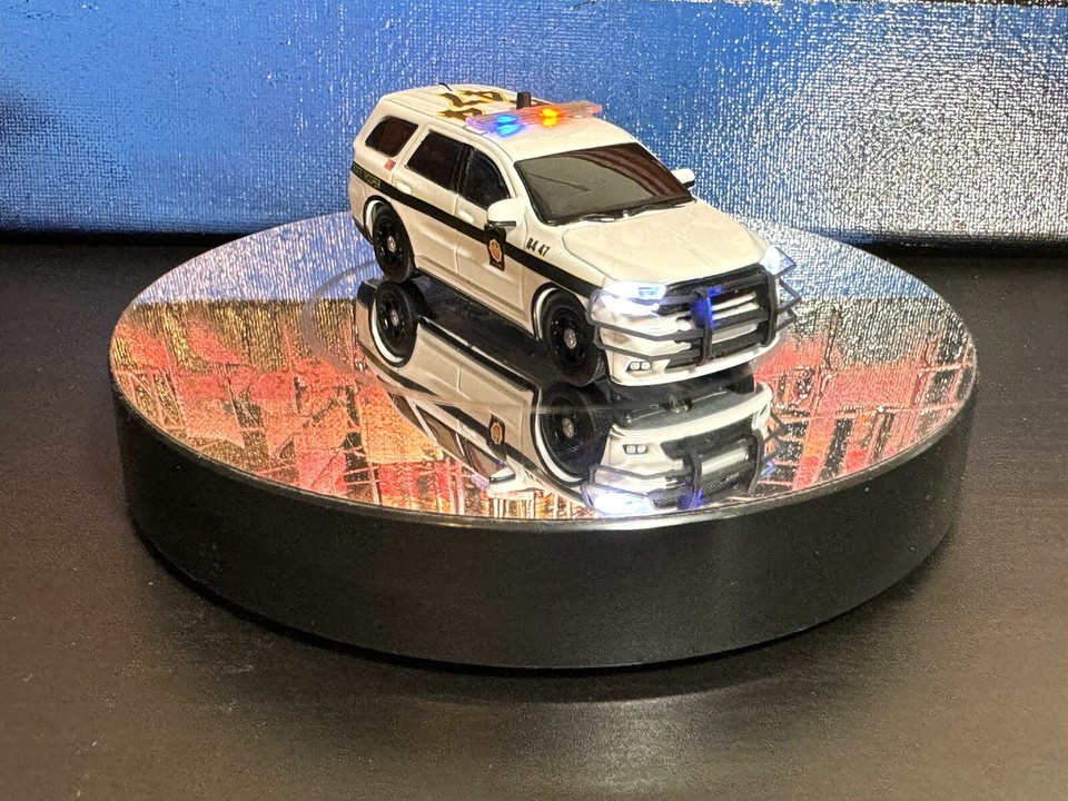 1/64 Greenlight Pennsylvania State Police Dodge Durango With Led Lights ...