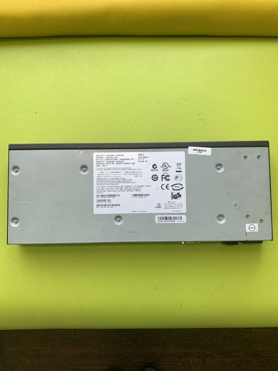 HP Server Console (336045-B21) 16-Ports Rack-Mountable KVM switch PS/2 ...