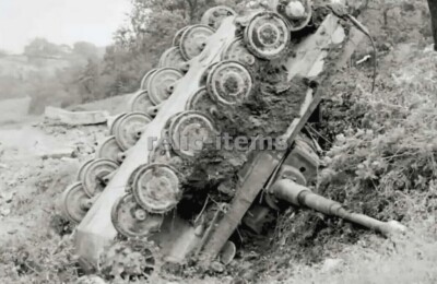 WW2 PICTURE PHOTO GERMAN TANK BATTLE DAMAGED TIGER 6641 | eBay