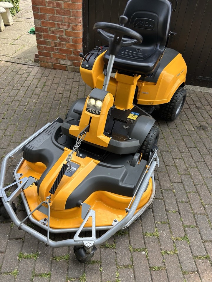 Stiga Park 740PWX Ride On Mower 4WD power Steering 110Deck139 Hours ...