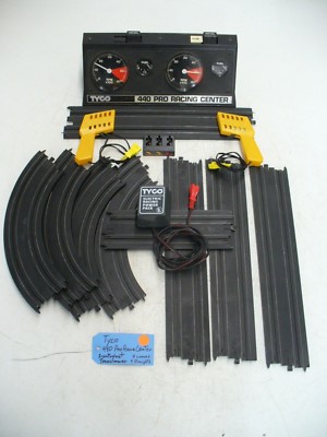 TYCO 440 PRO RACE CENTER HO SLOT CAR RACE TRACK W CONTROLLERS | eBay