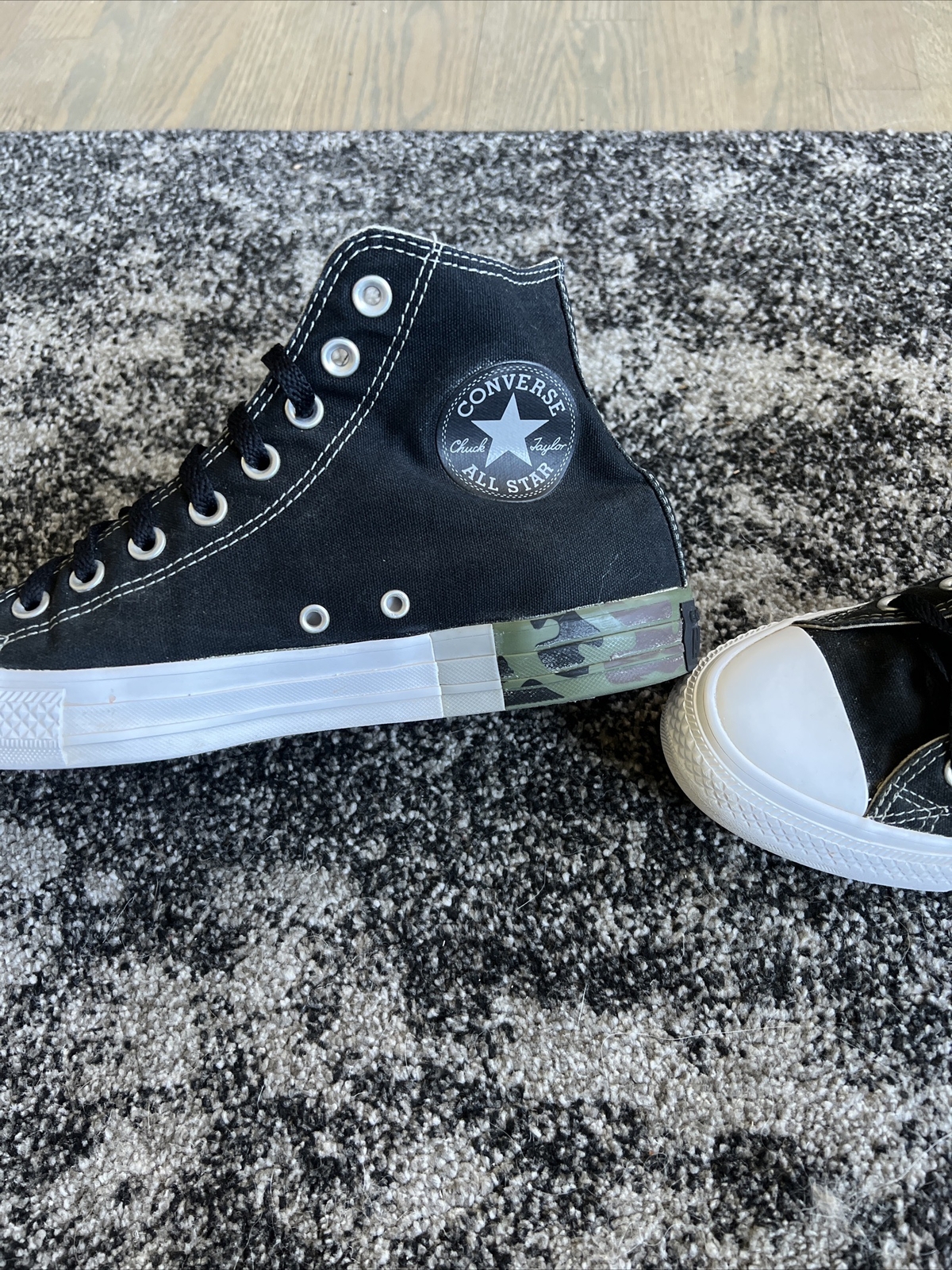 Converse Limited Edition Chuck Taylor All Stars Size… - Gem