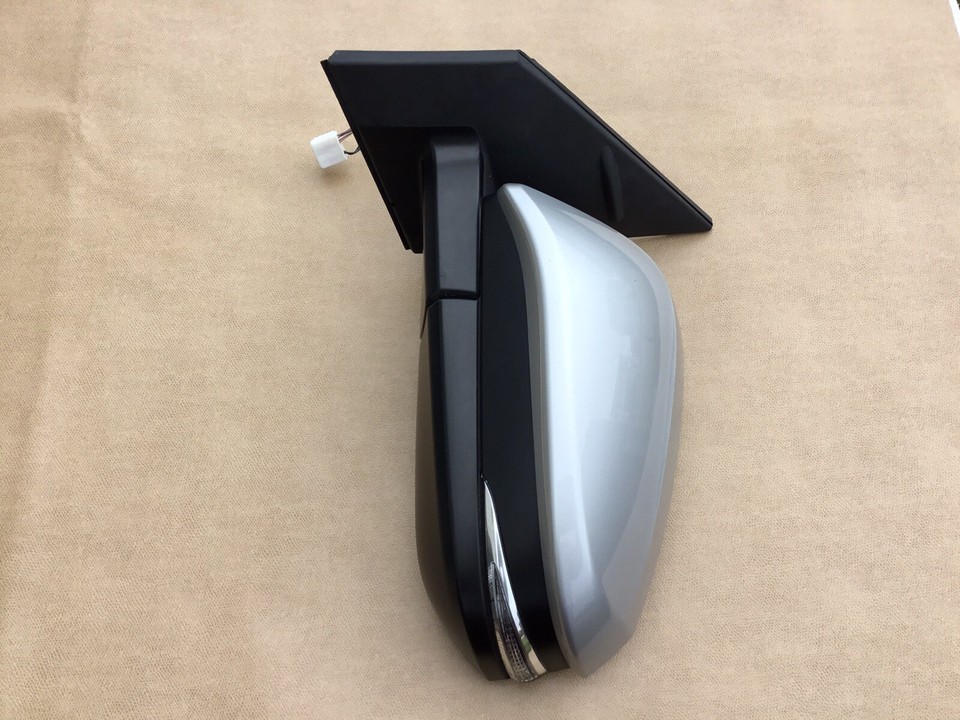 2016-2018 Toyota RAV4 Driver Door Power Mirror W/ Outer Turn Signal ...