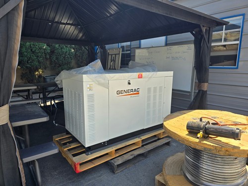 GENERAC RG03015 PROTECTOR SERIES 30KW 3-PHASE GENERATOR & L70042 ...