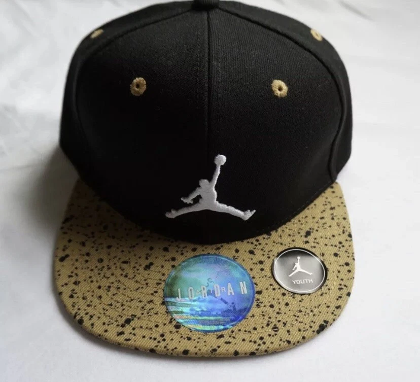 Girls With Snapbacks And Jordans