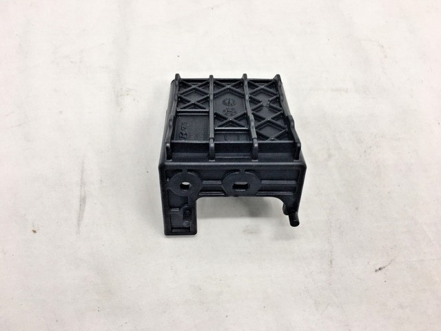 Genuine Hyundai OE Bracket-Fr Bumper Supt Upr Ctr 865B2-S8000 for sale ...