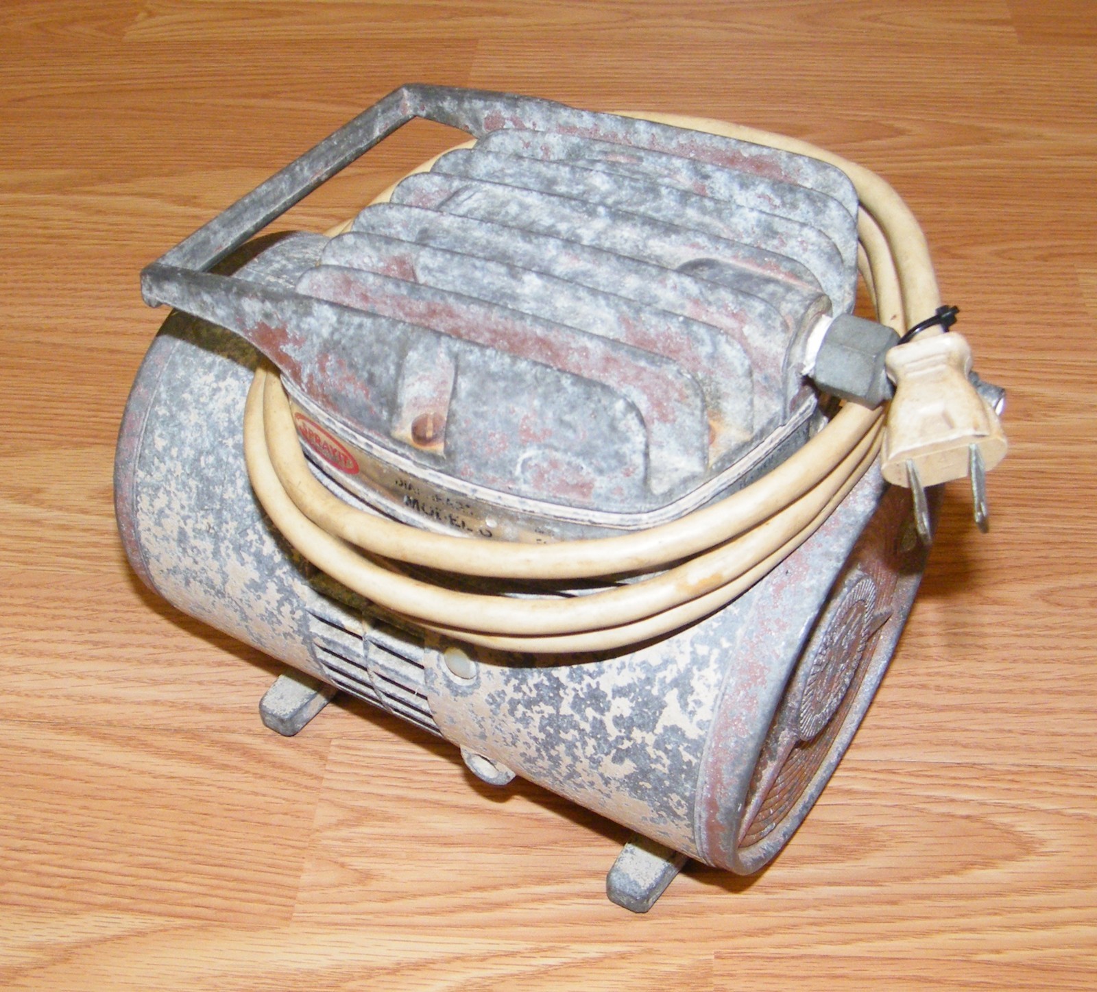 Vintage Thomas Industries Inc. Sprayit (600-8) Diaphragm Sprayer **READ ...