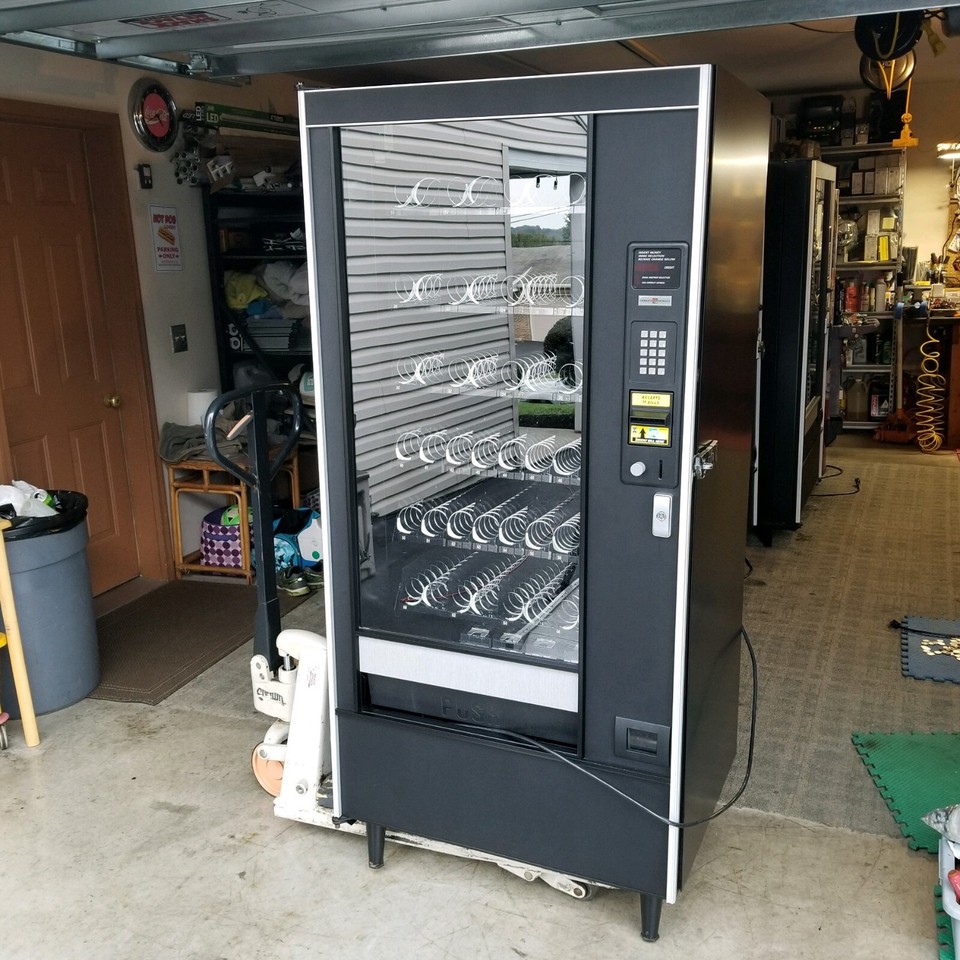 (AP) AUTOMATIC PRODUCTS 121, 122, 123, 223,320,933 SNACK VENDING ...