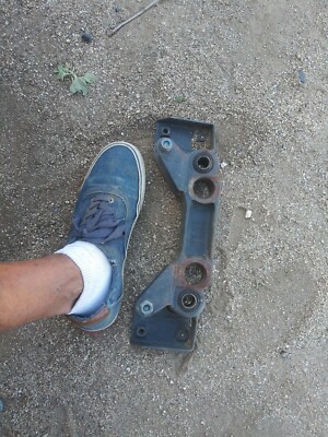 Jaguar xj6 1995-97 Rear Differential Wishbone Support Mount Bracket ...