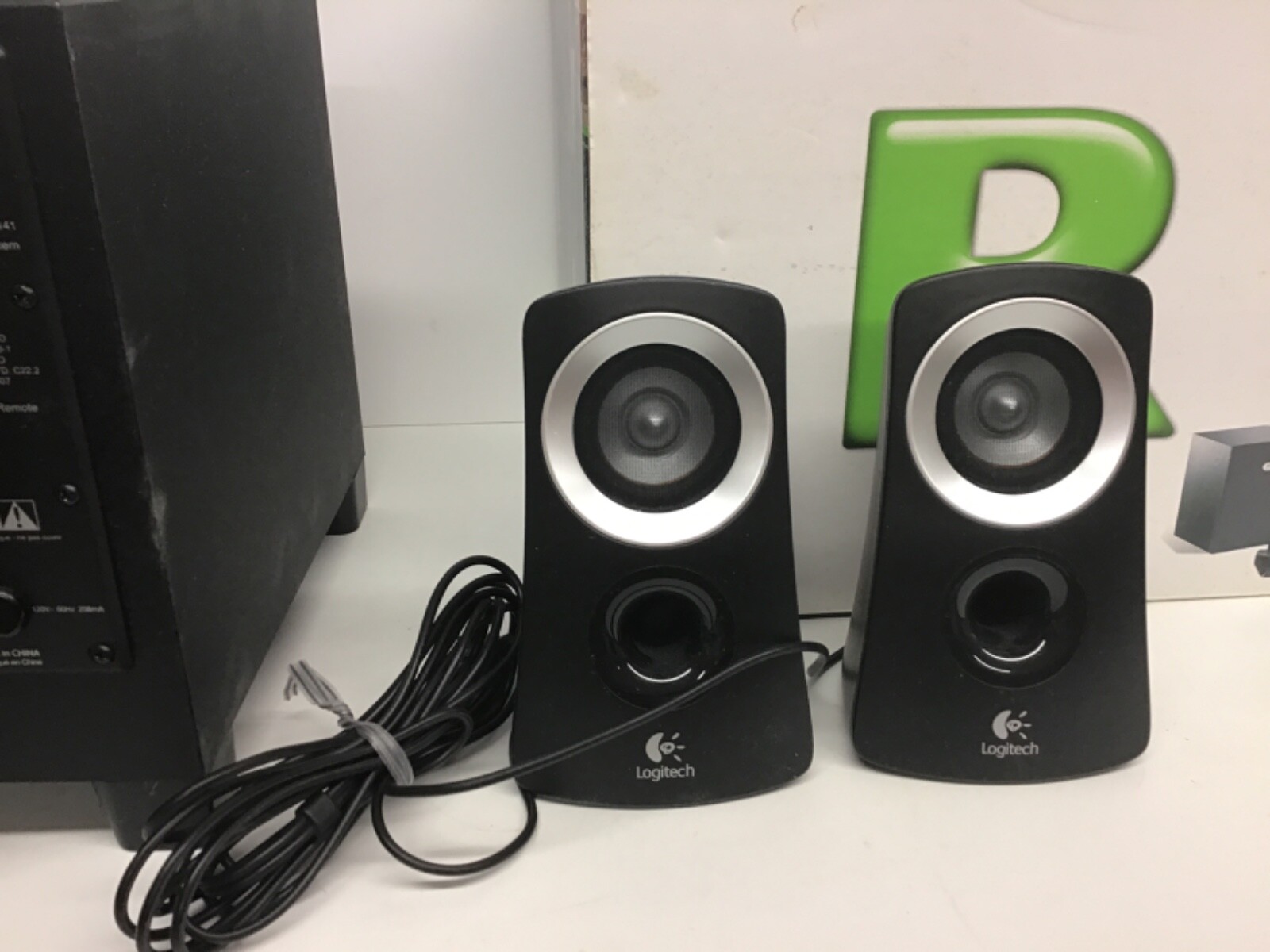 Logitech R-20 Speaker System With Subwoofer & 2 Satellites Dynamic Bass ...