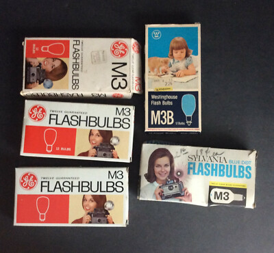 Lot of Vintage Flashbulbs GE M3, Westinghouse Blue Dot M3B, Sylvania M3 ...