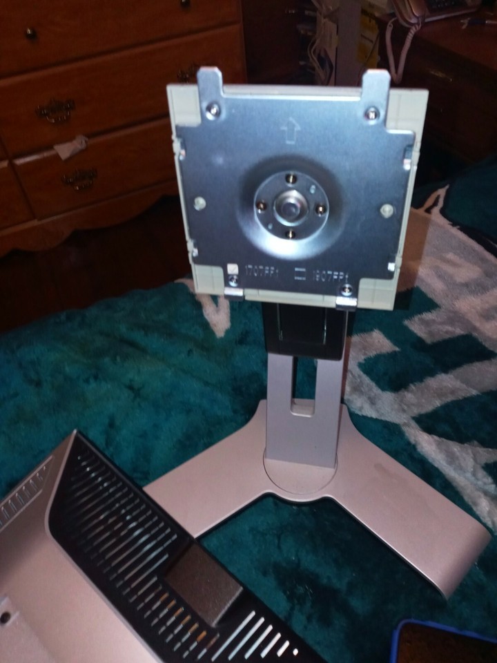 Pre-owned 2006 Dell REV-A01 DESKTOP COMPUTER FLAT SCREEN 17" MONITOR ...