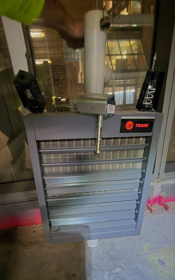 TRANE UHSB1081TAA10100000 Steam / Hot Water Unit Heater, 1800 CFM, BTU ...