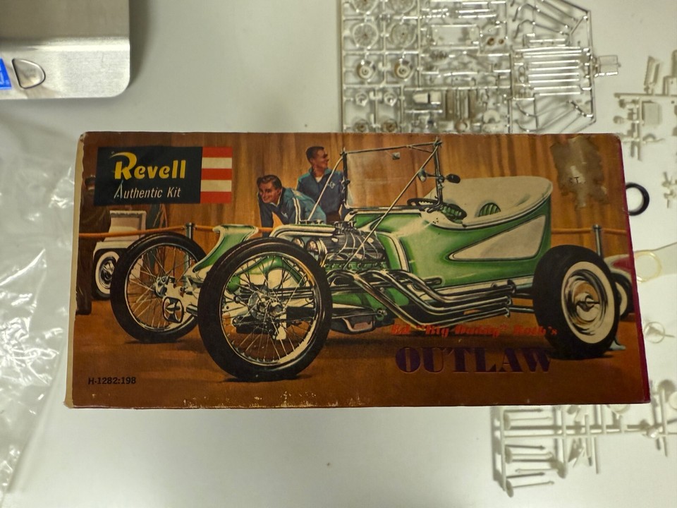 Original Revell Ed "Big Daddy" Roth's Outlaw Model Kit / 1962 H-1282: ...