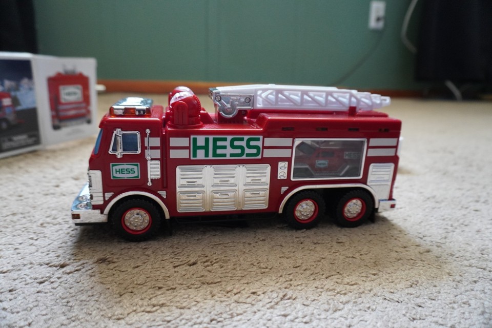 Hess 2005 Emergency Truck With Rescue Vehicle - New In Box | eBay