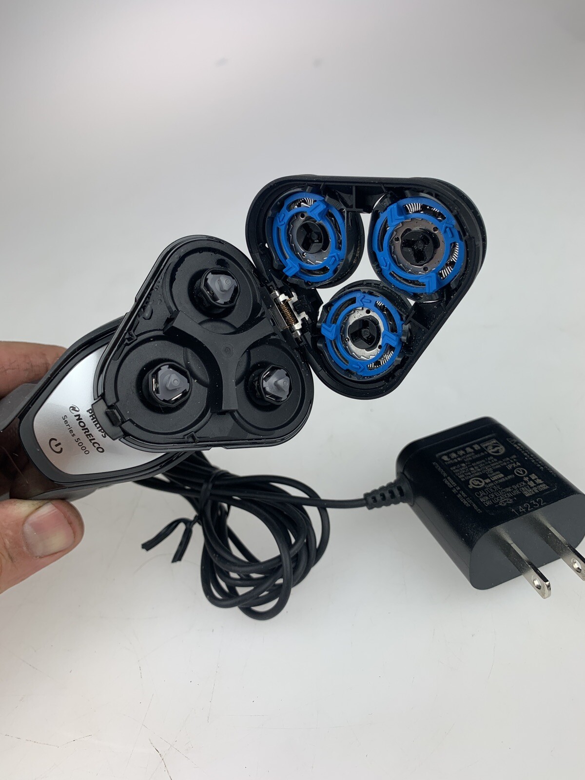 Philips Norelco Series 5000 Cordless Rechargeable Shaver S5290 | eBay