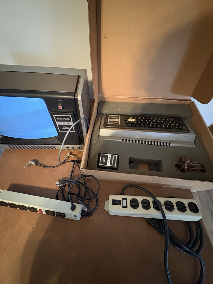 Radio Shack TRS-80 Micro Computer System Display Monitor W/ Original ...