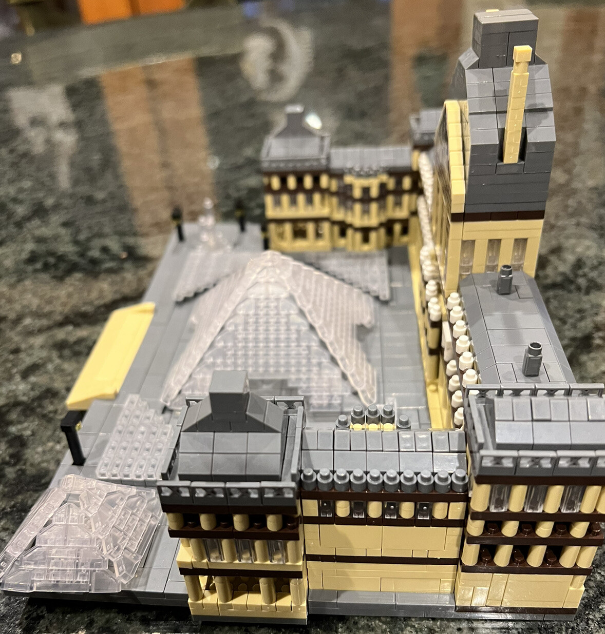 Lezi City Building Louvre Museum LZ8040 3377 Pieces Model Tiny Block ...