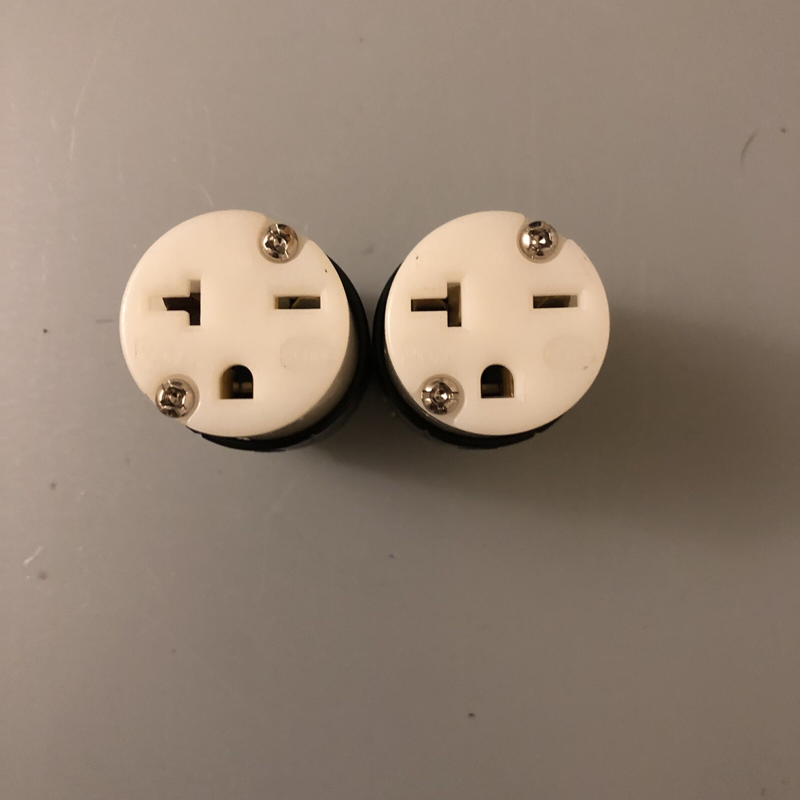 Lot Of 2 - Pass & Seymour 20 AMP 250 VAC 2 POLE 3 WIRE Female Connector ...