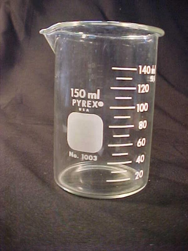 PYREX 1003 600ml Heavy Duty Griffin Beaker With Spout Double Scale ...