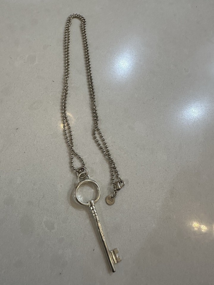VINTAGE TIFFANY & Co 925 STERLING SILVER LARGE KEY With 37cm Beaded ...