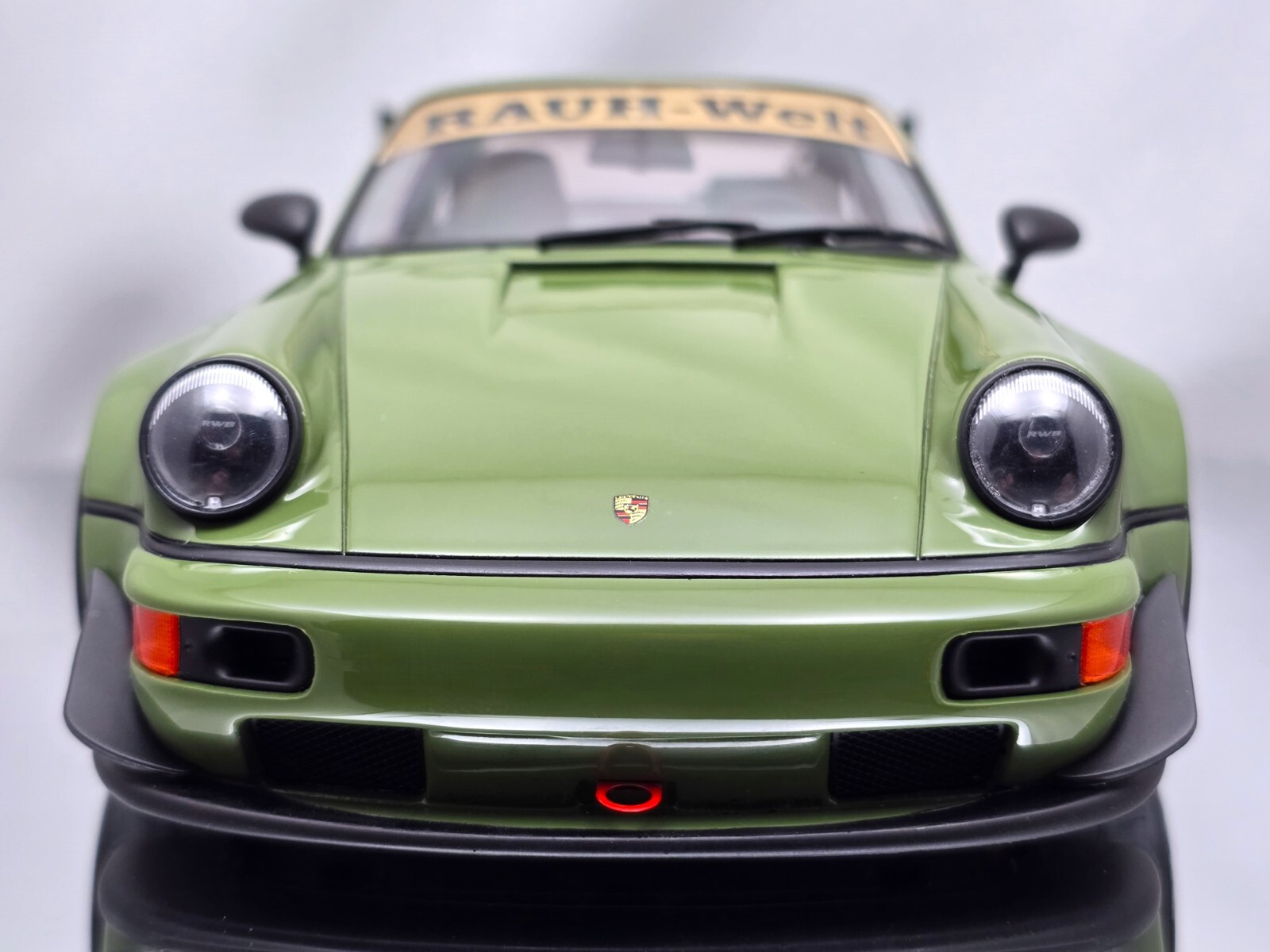 GT Spirit RWB Porsche 911 (964) RAUH-Welt Atlanta 1992 Green Model Car ...