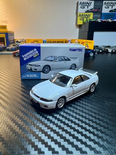 Tomica Limited Vintage Neo 1/64 Nissan GT-R R33 White V-Spec N1 wit ...