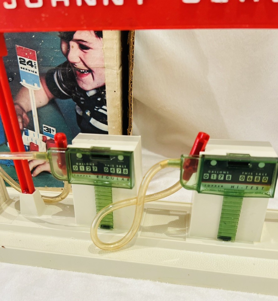 1968 TOPPER TOYS JOHNNY SERVICE WORKING GAS STATION PLAYSET WITH CAR ...