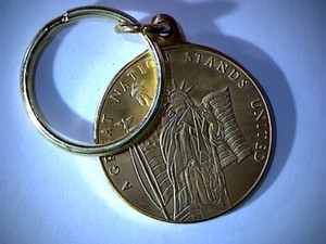 911 KEY CHAIN, LAND OF THE FREE, 9/11/2001, GREAT NATION STANDS UNITED ...